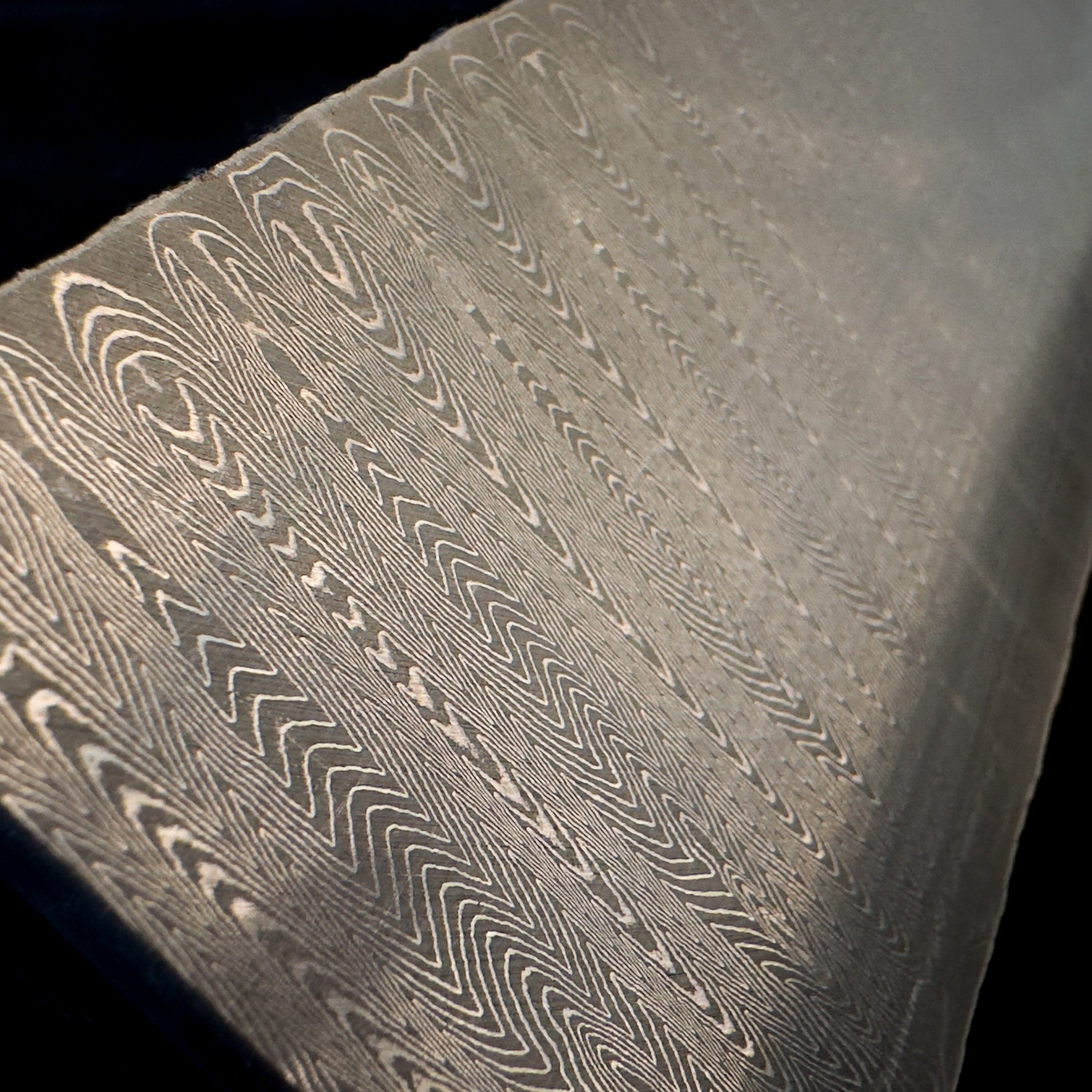 Sharktooth Damascus Steel – Stainless & Carbon Variants | Vegas Forge